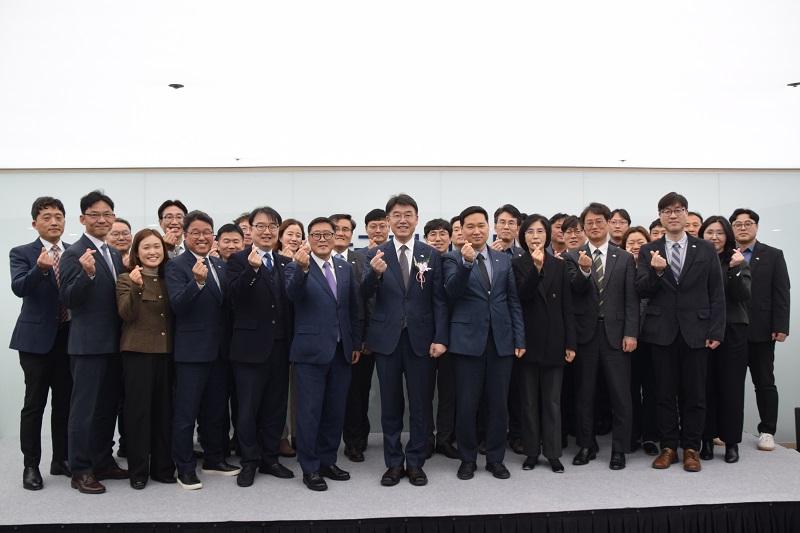 포토뉴스 - 한국재정정보원, 윤석호 제4대 원장 취임 상세화면 | 한국재정정보원 > 알림·소식 > 포토뉴스